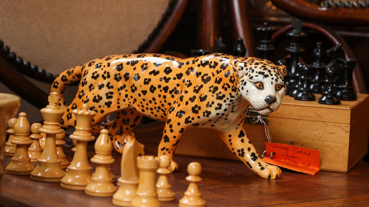 Beswick Bone China Leopard - Orakei Objet - Antiques, Art, Furniture ...